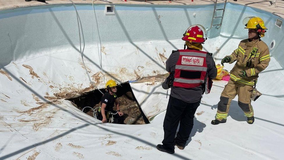 Man killed as sink hole opens under swimming pool - Adomonline.com