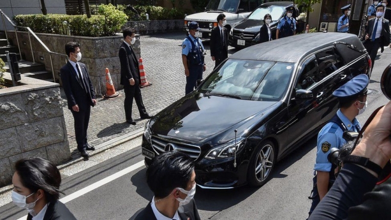 Shinzo Abe killing: Body of former Japanese PM returned home ...