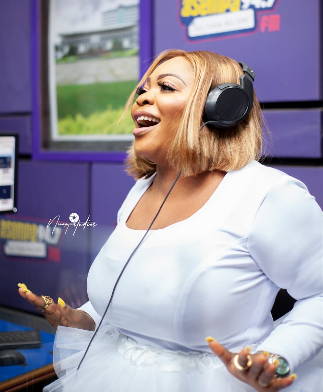 Asempa FM’s Mavis Amanor wins big [Photos] - Adomonline.com