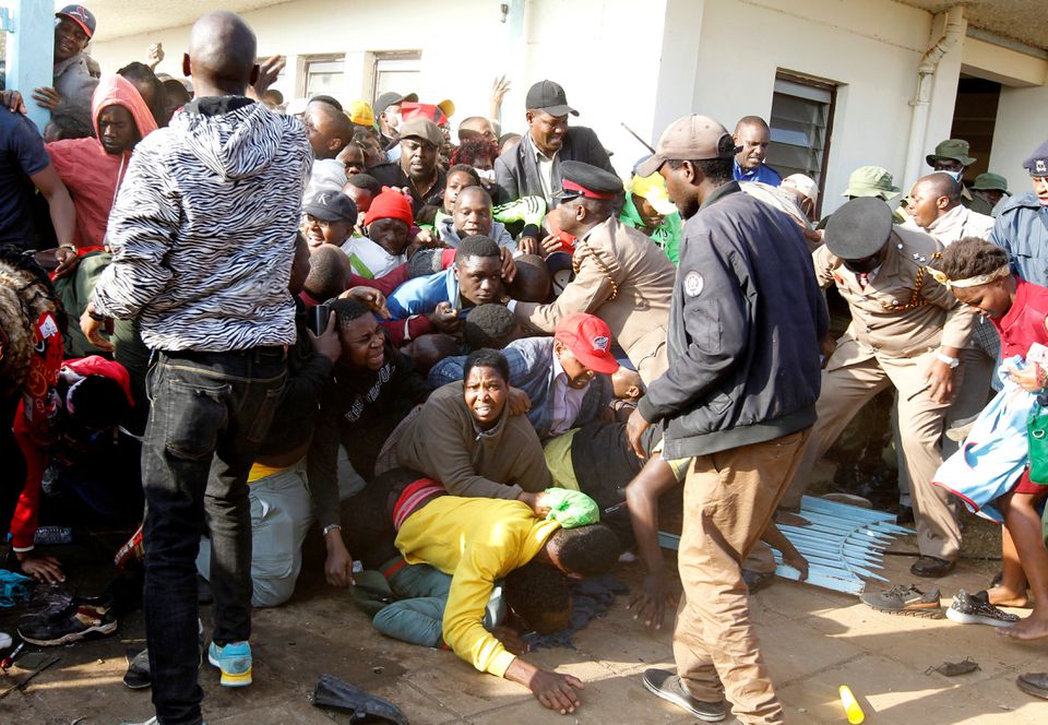 Scores injured at swearing-in of Kenya’s President - Adomonline.com