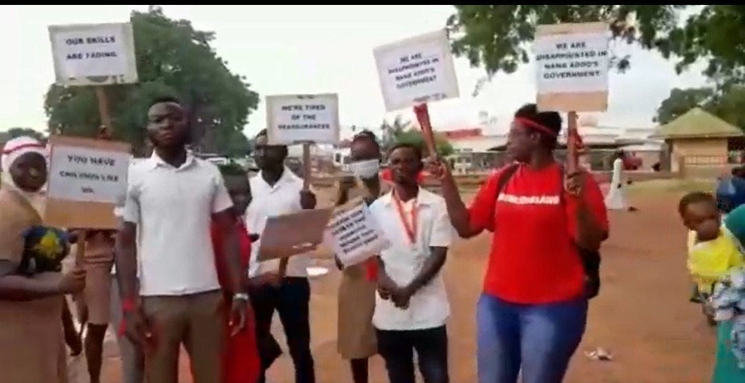 Unemployed nurses embark on massive demo [Video] - Adomonline.com