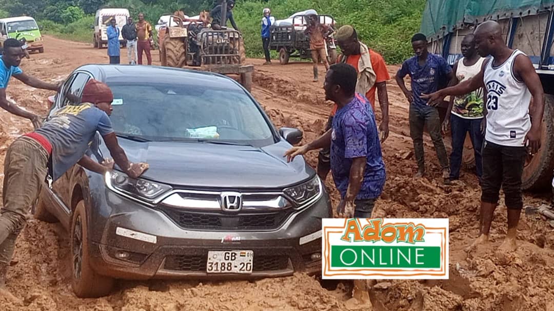 Chief warns politicians over bad Nkwanta-Kpassa roads [Photos ...
