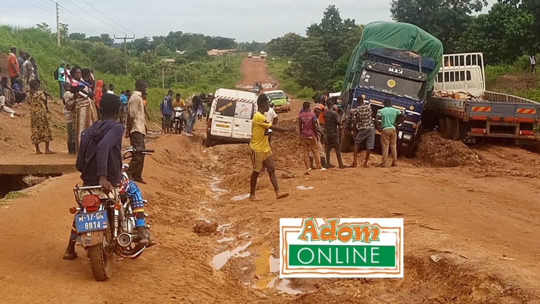 Chief warns politicians over bad Nkwanta-Kpassa roads [Photos ...