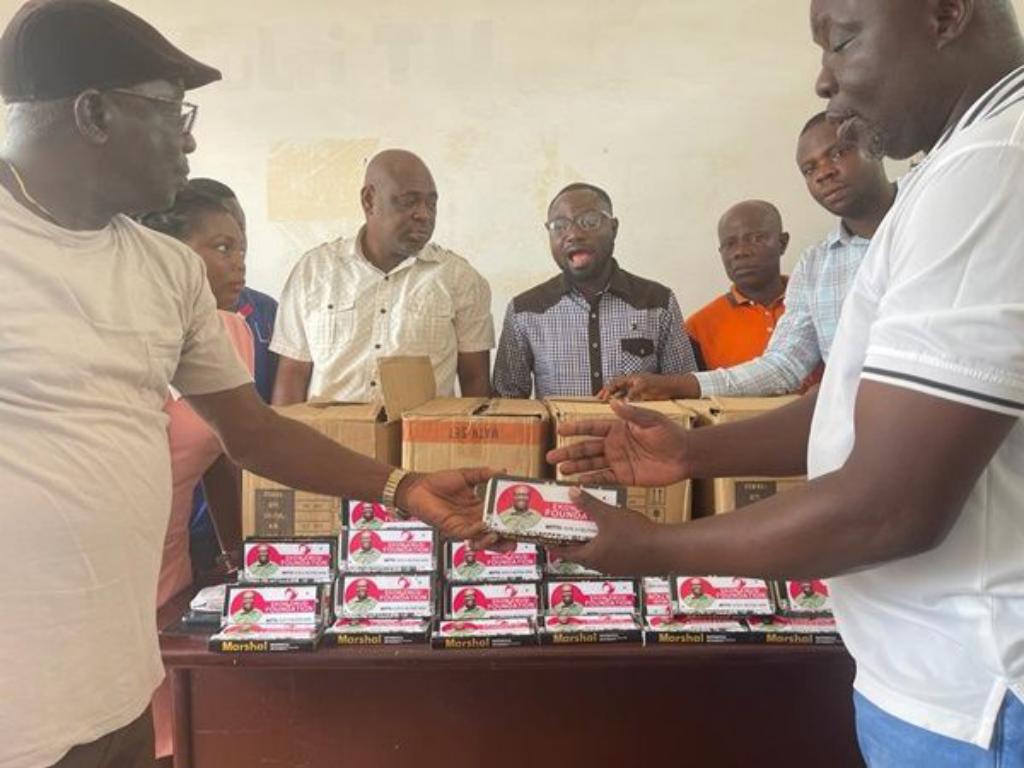 Ekow Ewusi donates maths sets to BECE candidates at Cape Coast North ...