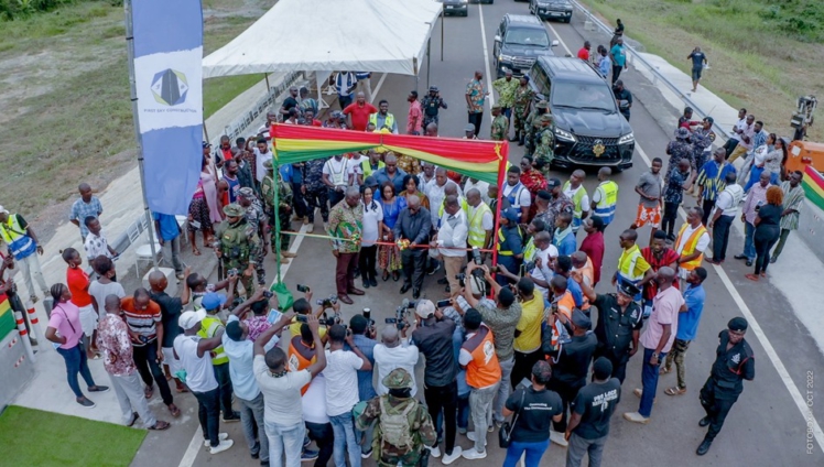 Akufo-Addo commissions Kwabeng-Abomosu-Asuom road and bridge ...
