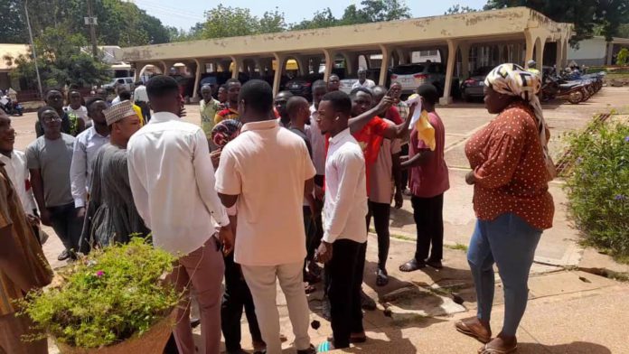 2021 Tamale University graduating batch storms school over delay in ...
