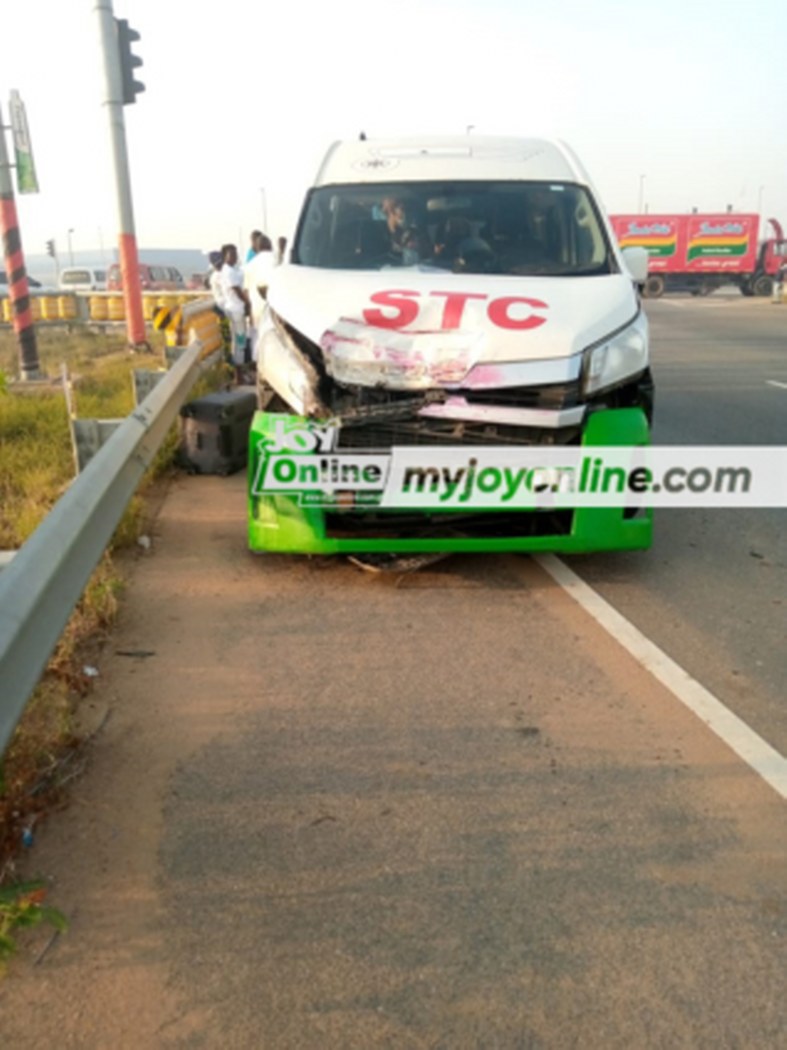 STC bus crashes with pick-up truck on Accra-Tema motorway [Video+Photos ...