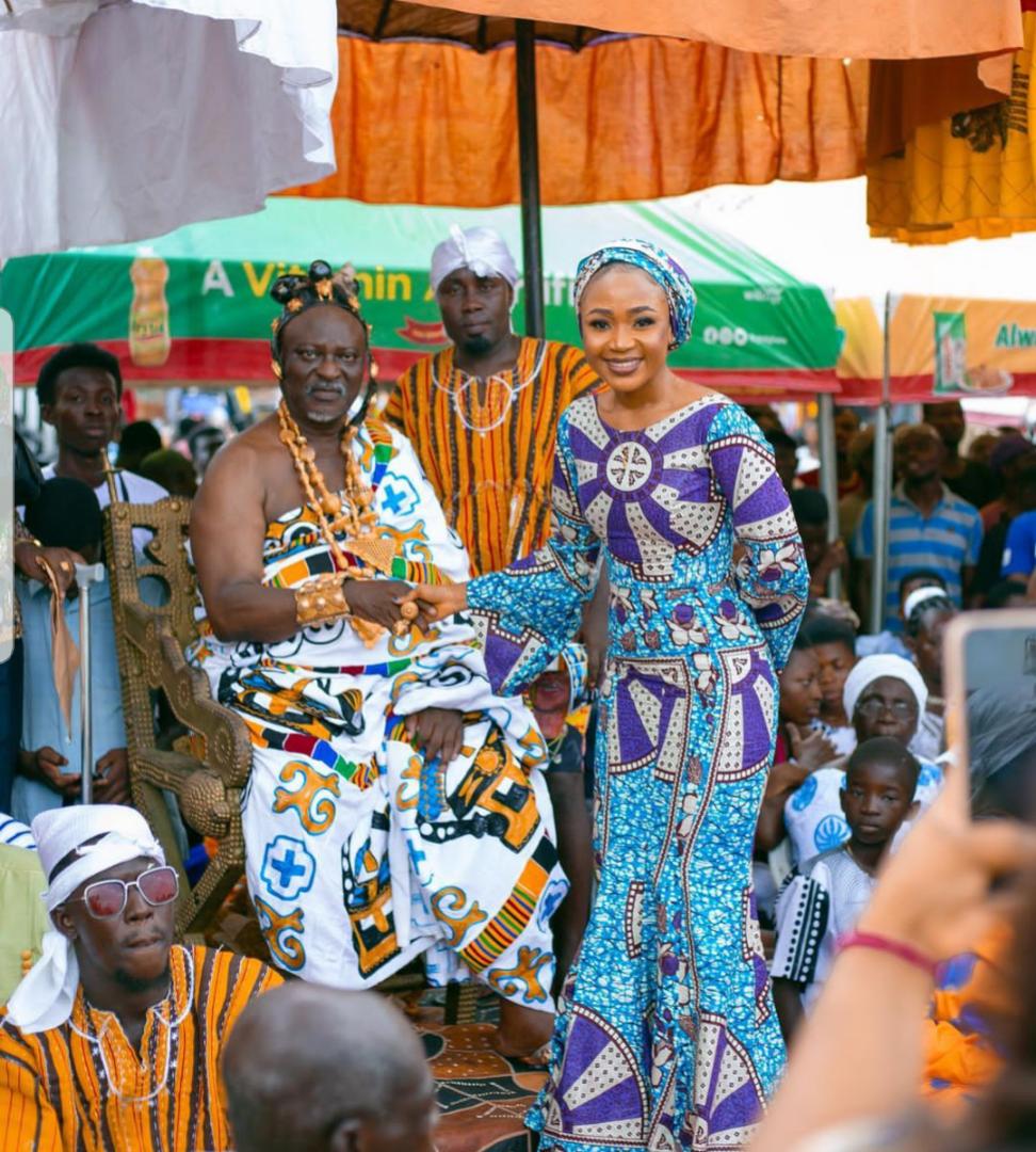 Akuapem Poloo receives queenly welcome by Suhum chief, residents for ...