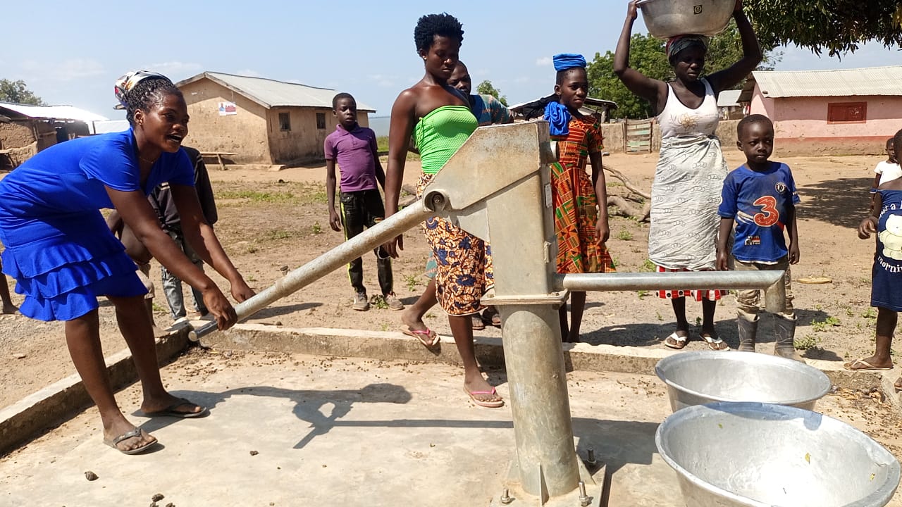 Tamanja residents forced to drink from polluted Oti River - Adomonline.com