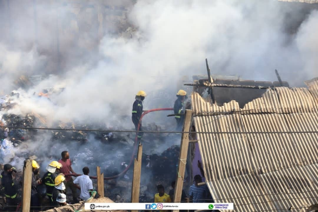 Kantamanto fire: Police deployed to prevent possible looting [Photos ...