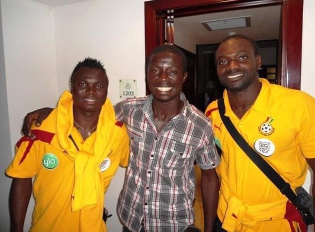 Old photos of Kwaku Manu chilling with Essien, Muntari, John Mensah ...