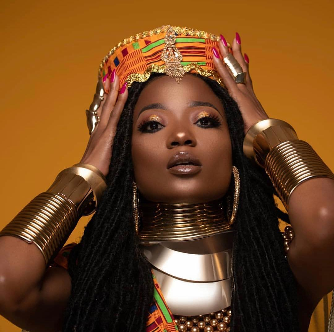 Efya reconnects with fans at Blackberry Lounge - Adomonline.com