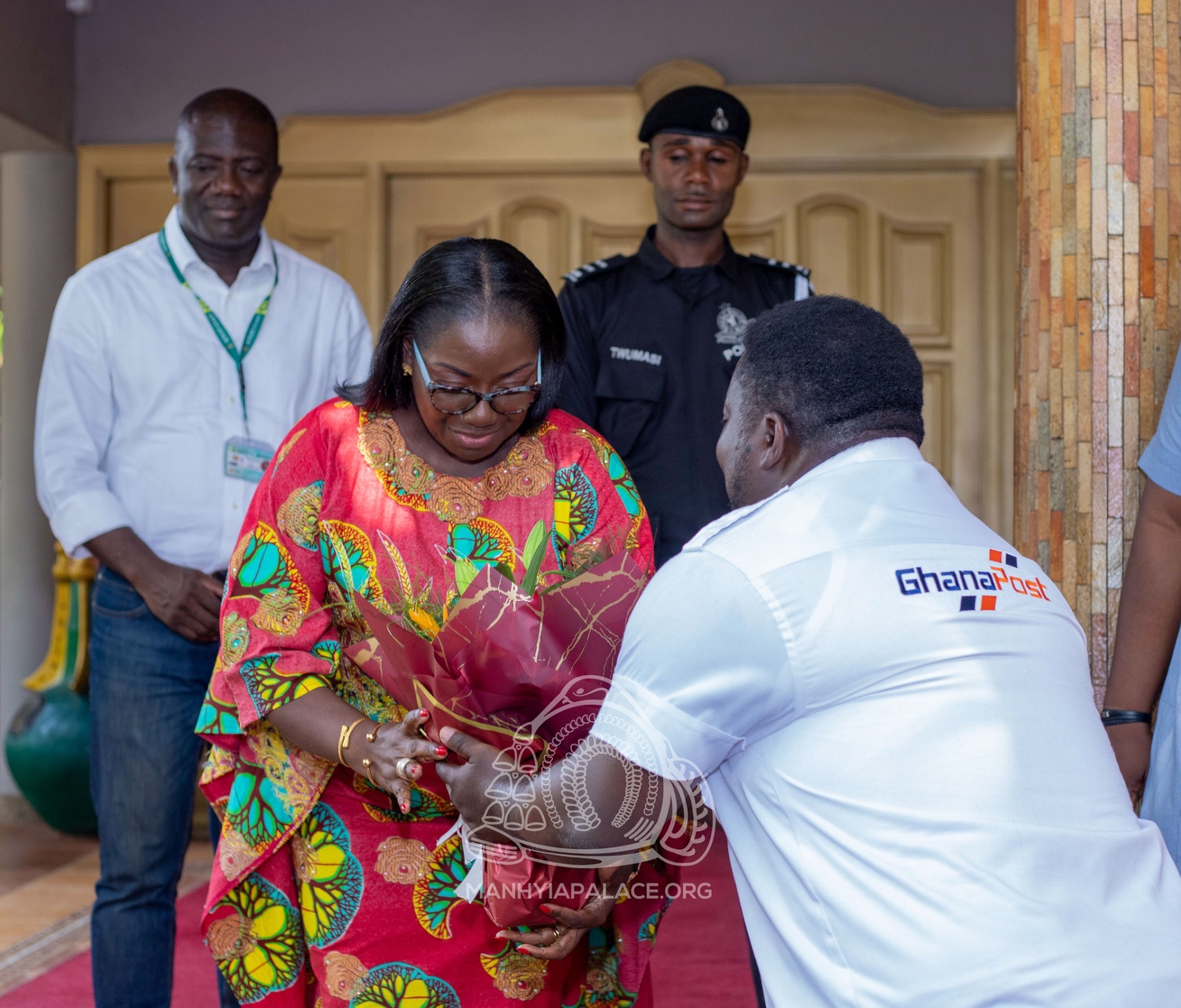 Ghana post MD, Kumawood actors deliver Val's gift to Manhyia Palace ...