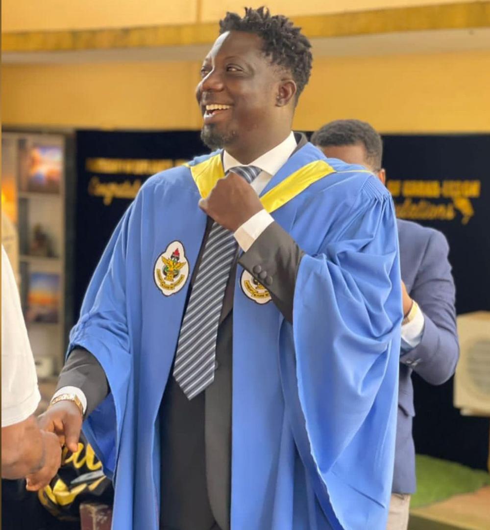 Bill Asamoah graduates from university - Adomonline.com