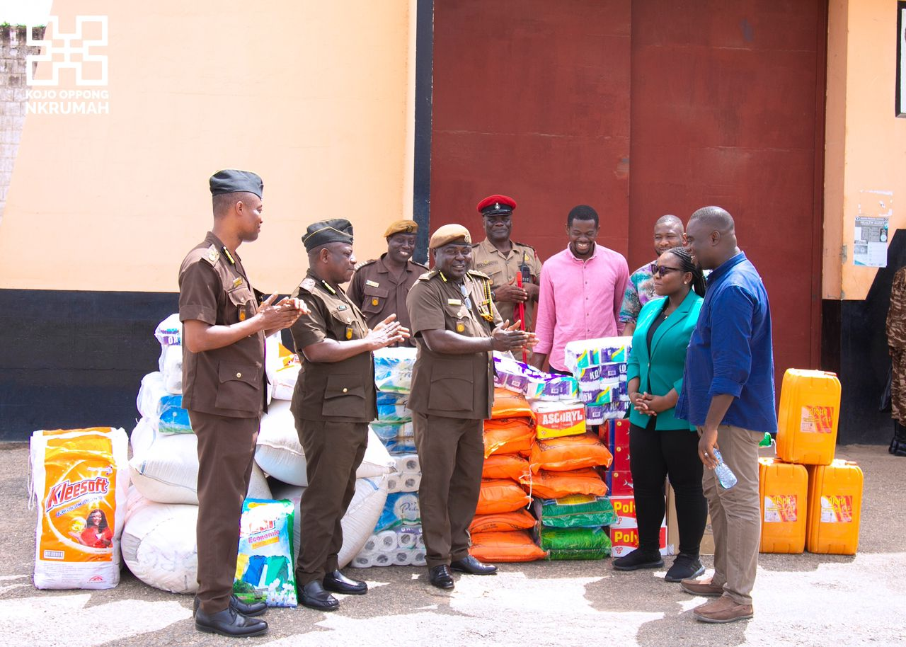Information Minister celebrates birthday with donation to Nsawam Prison ...