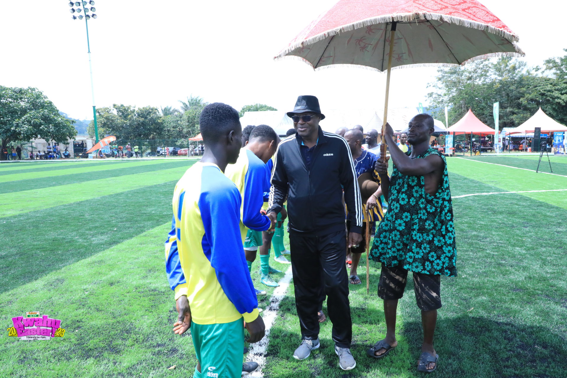 Obomeng Chief inaugurates Kwahu Obomeng astroturf park - Adomonline.com