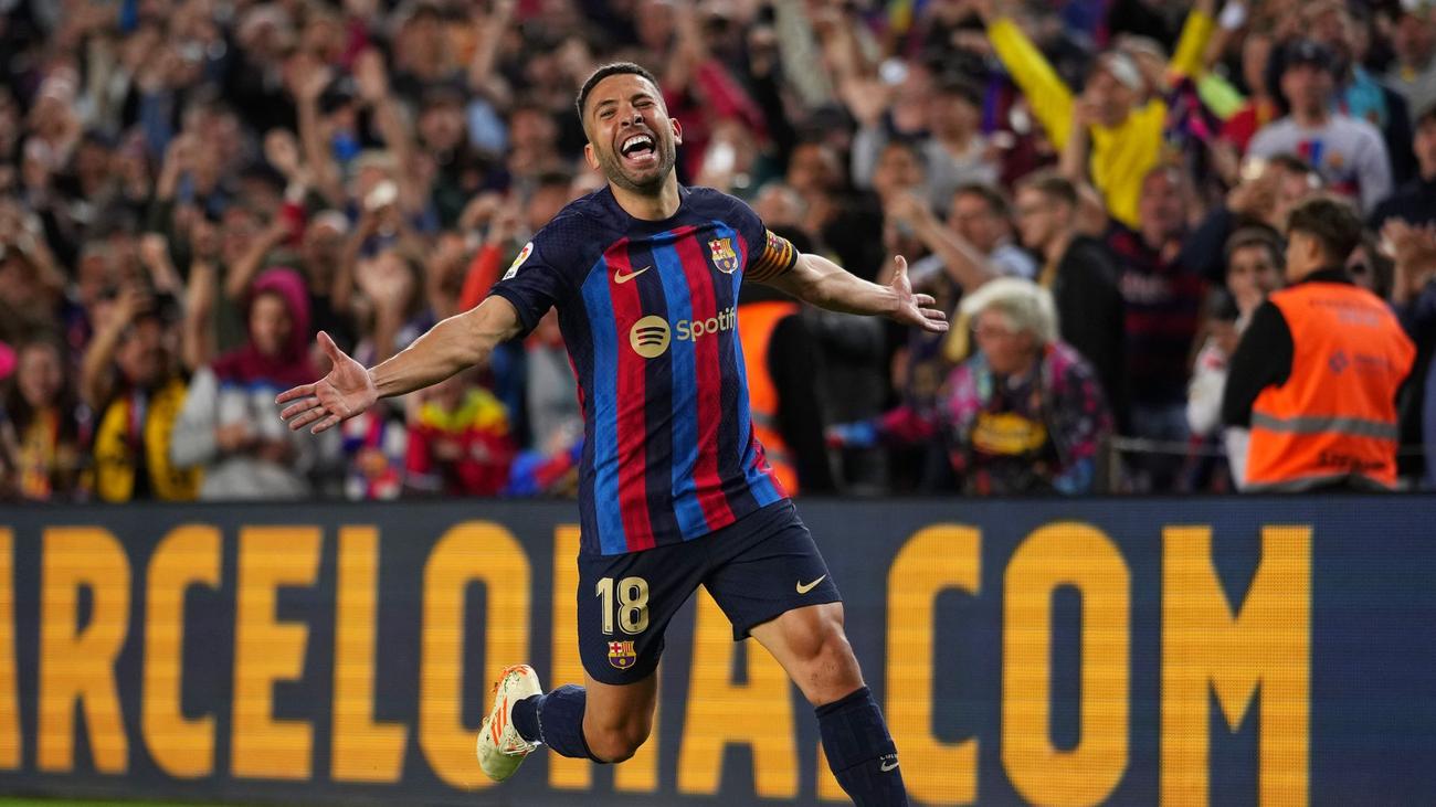 Alba hits winner as Barcelona edge closer to title - Adomonline.com