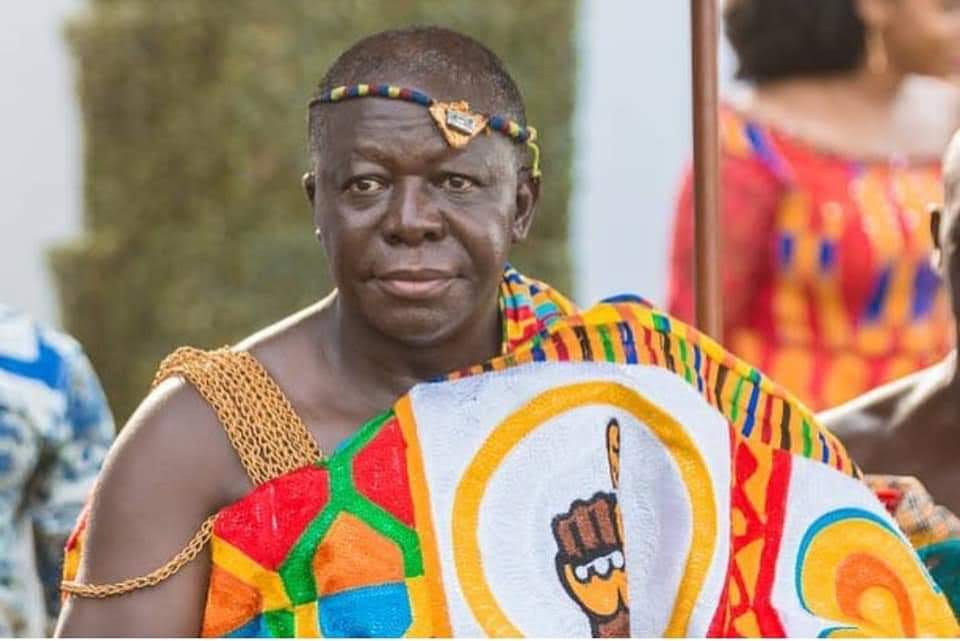 Unidentified youth hurl stones at Asantehene’s convoy in Techiman ...