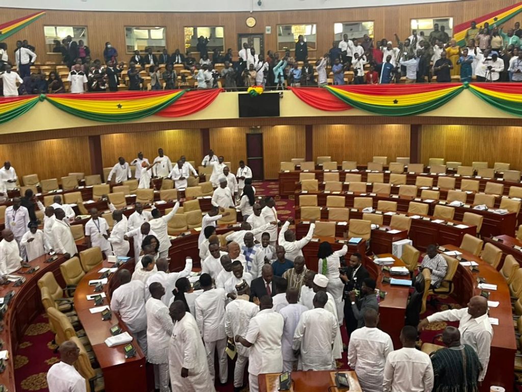 Mahama, NDC bigwigs storm parliament for Gyakye Quayson's swearing-in ...