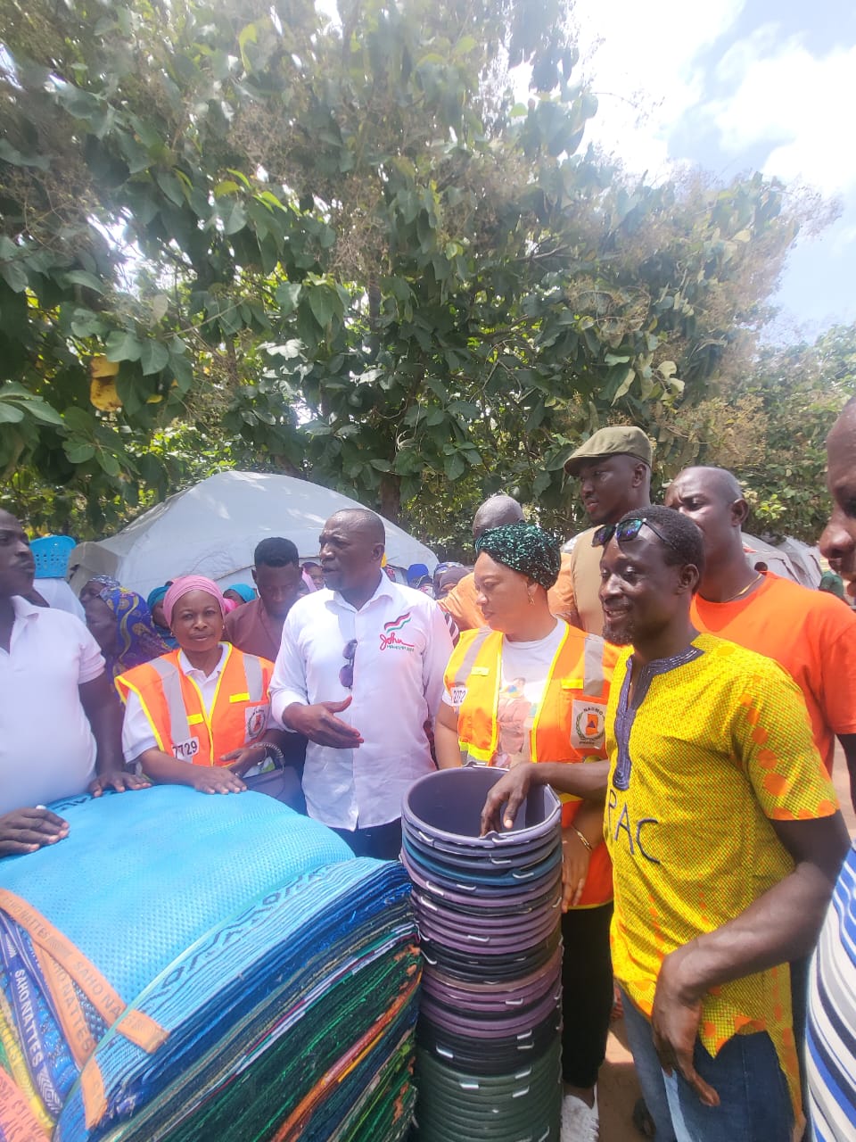 NDC Chairman donates relief items to Buipe flood victims - Adomonline.com