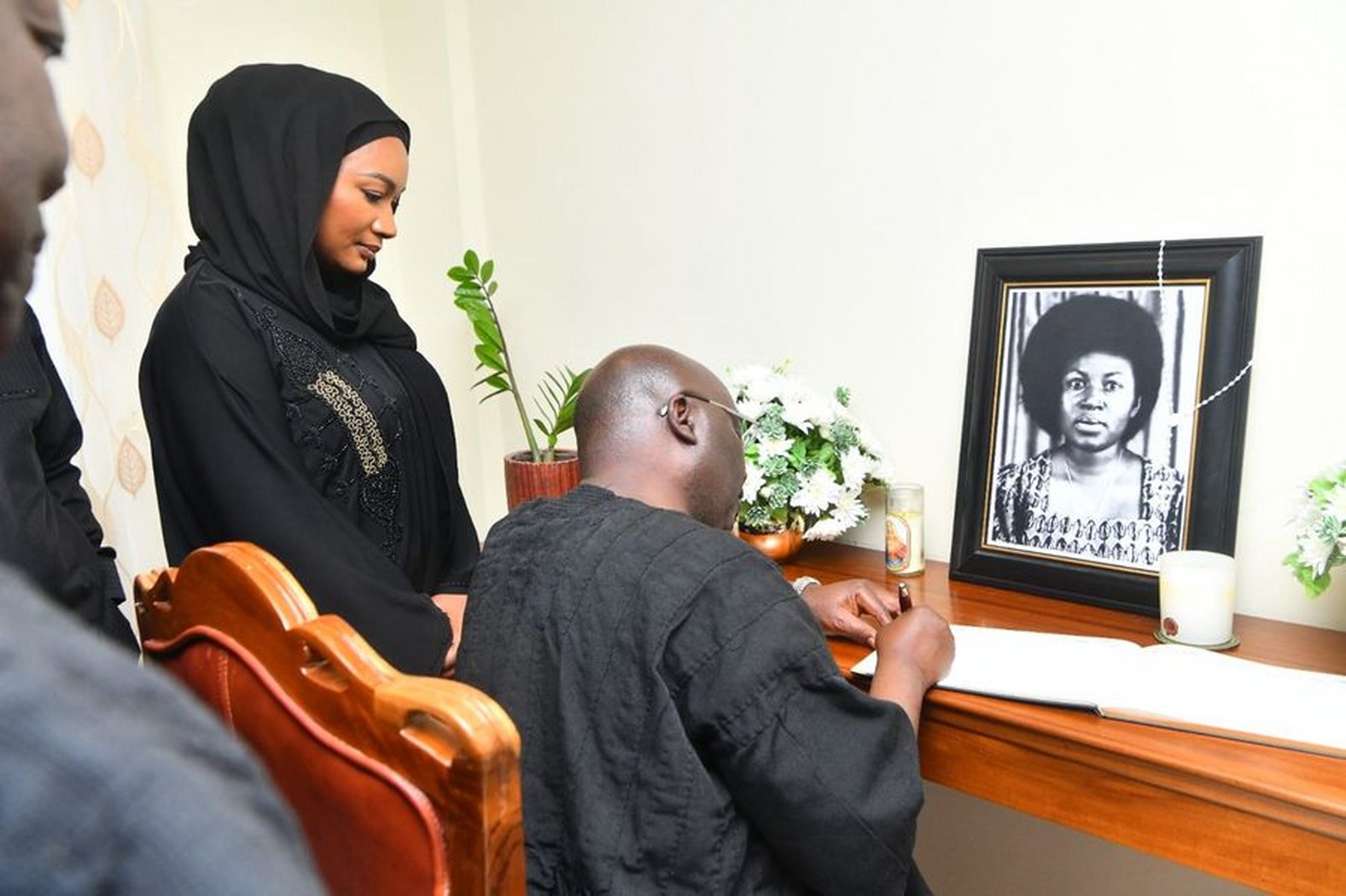 Mpiani, Bawumia, Chief of Staff and others sign book of condolence for ...