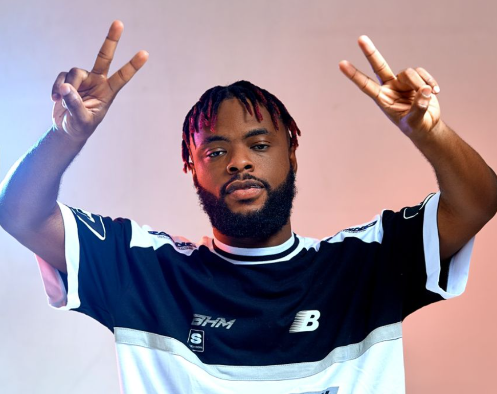 Uncle Rich exhibits musical prowess on 'Donkomi' - Adomonline.com