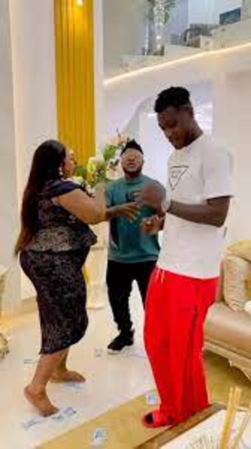 Keche fills eyes of Ghanaians with tears [Video] - Adomonline.com