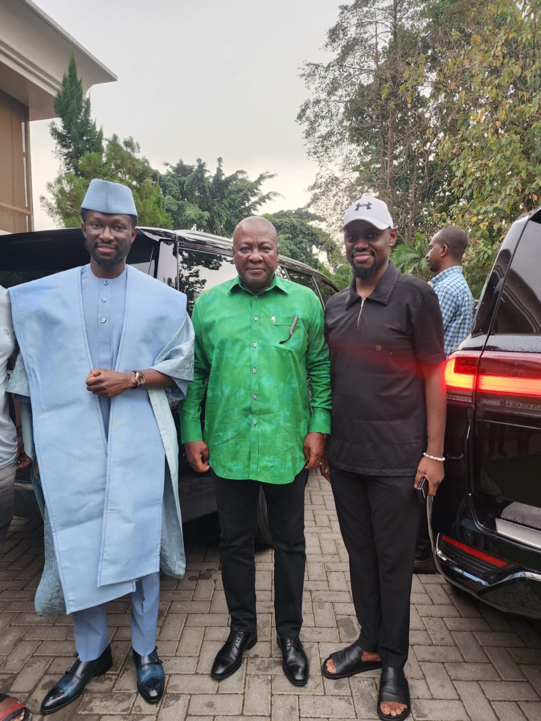 Nana Kwame Bediako meets Mahama [Photos] - Adomonline.com