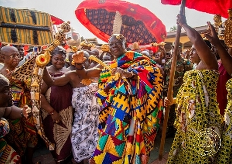 Otumfuo dazzle in 'adowa' dance moves during Akwasidae [Watch ...
