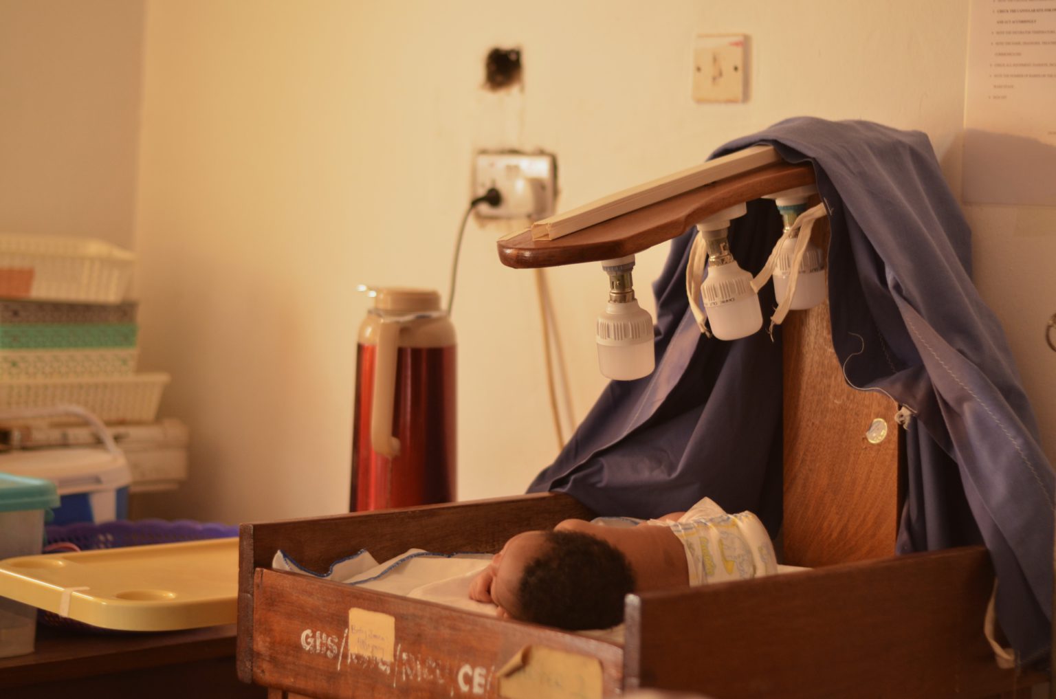 Neonatal jaundice treated with improvised firefly device in Goaso ...