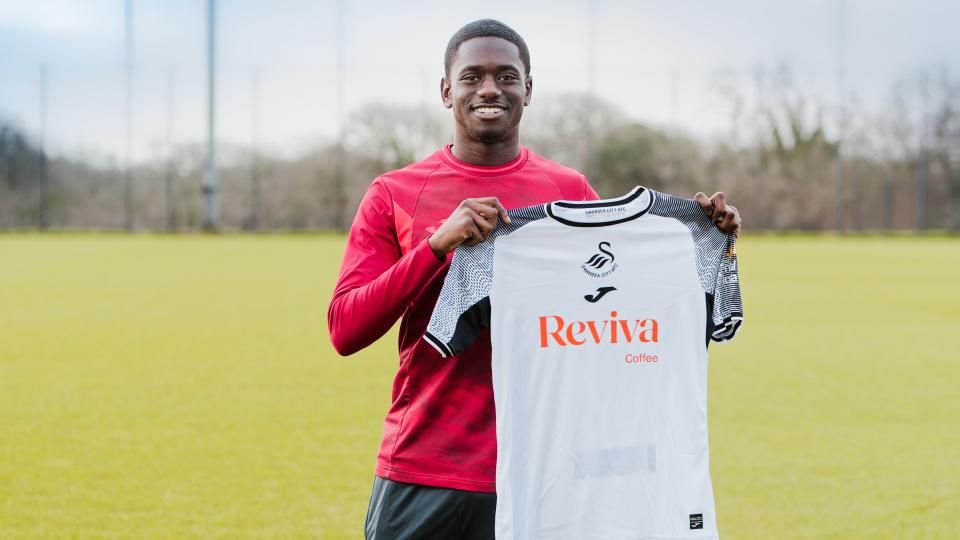 Charles Sagoe Jnr joins Swansea City on loan from Arsenal - Adomonline.com