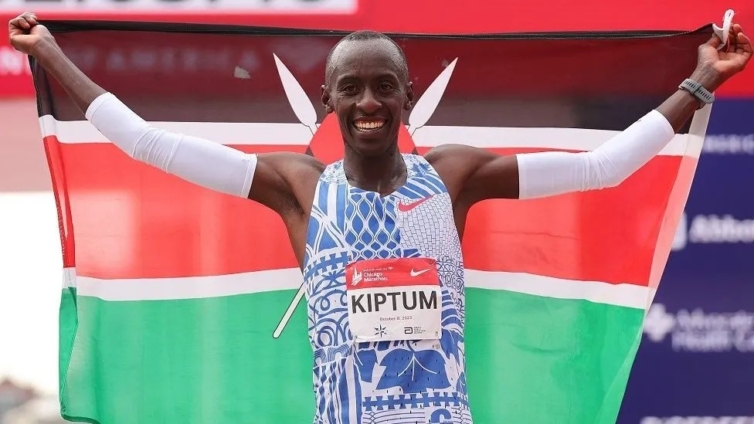 Kenya’s marathon world record holder dies in road accident - Adomonline.com