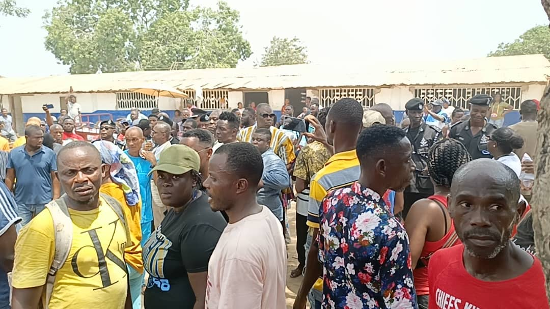 Demolition: Central Regional Security Council storms Buduburam [Video ...