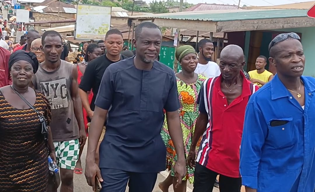 Eugene Arhin cuts sod for Bawjiase lorry station project - Adomonline.com