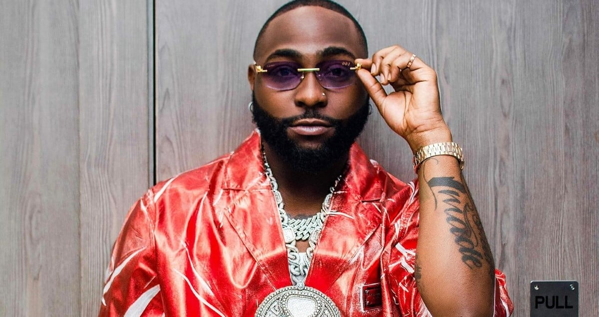 Davido sets record straight on slapping incident in viral video
