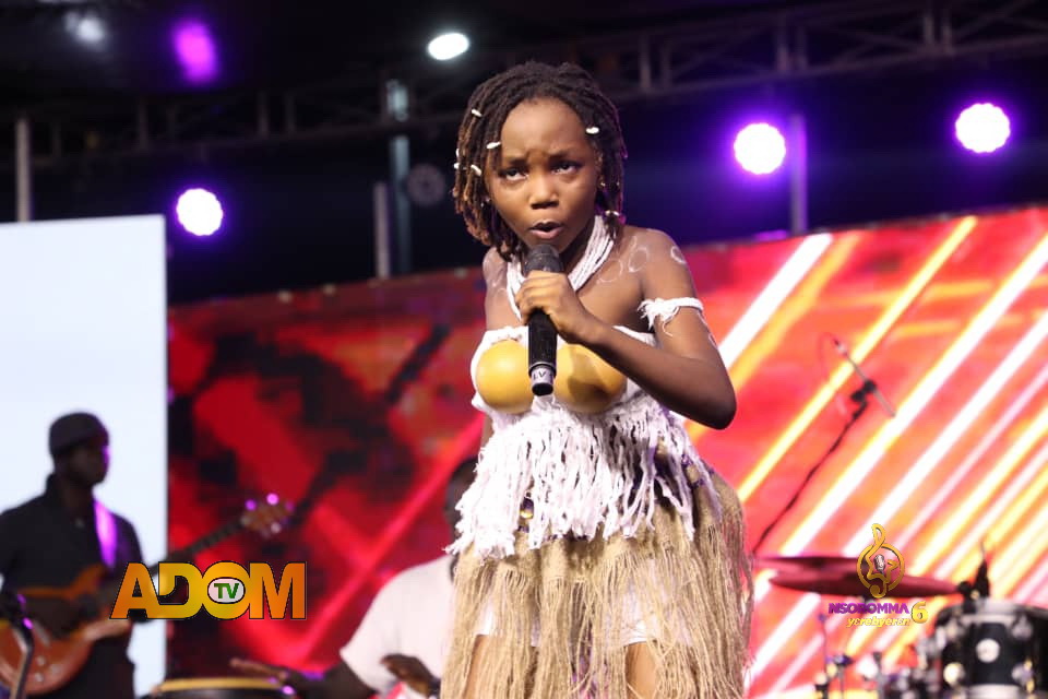 Ghana Besiaba mesmerizes crowd with powerful rendition of Amandzeba's ...