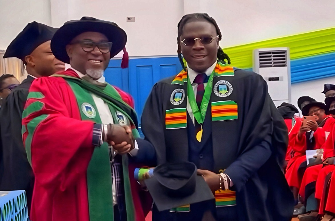 Stonebwoy earns degree from GIMPA at star-studded graduation