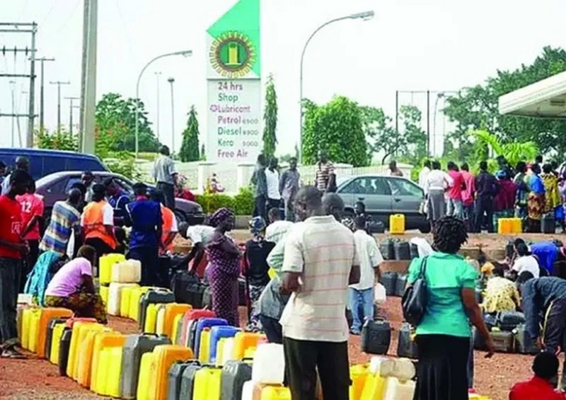Nigeria: Fuel shortage, queues worsen in Lagos, Abuja, others - Adomonline.com