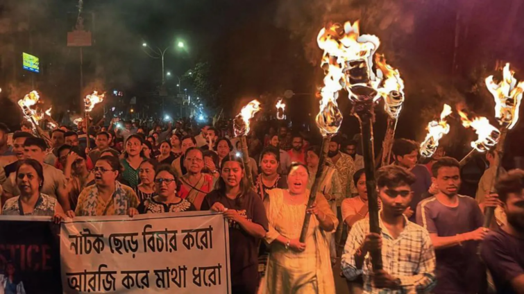 Massive night protests in Kolkata after doctor’s rape and murder ...