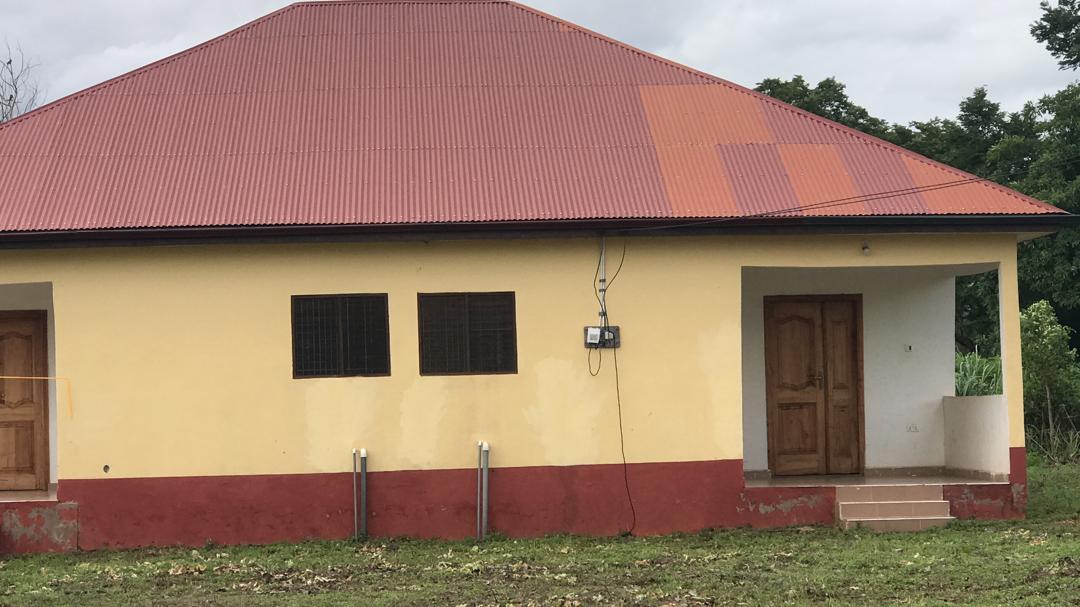 Oti Minister commissions 2 staff accommodations for Krachi Nchumuru ...