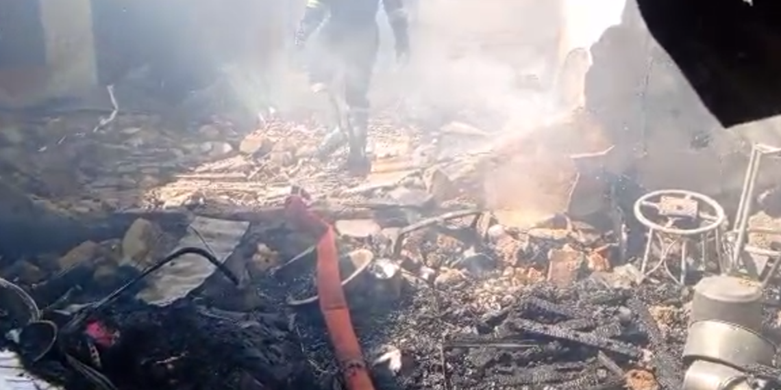 One killed as fire destroys properties at Atonsu Bokuro - Adomonline.com