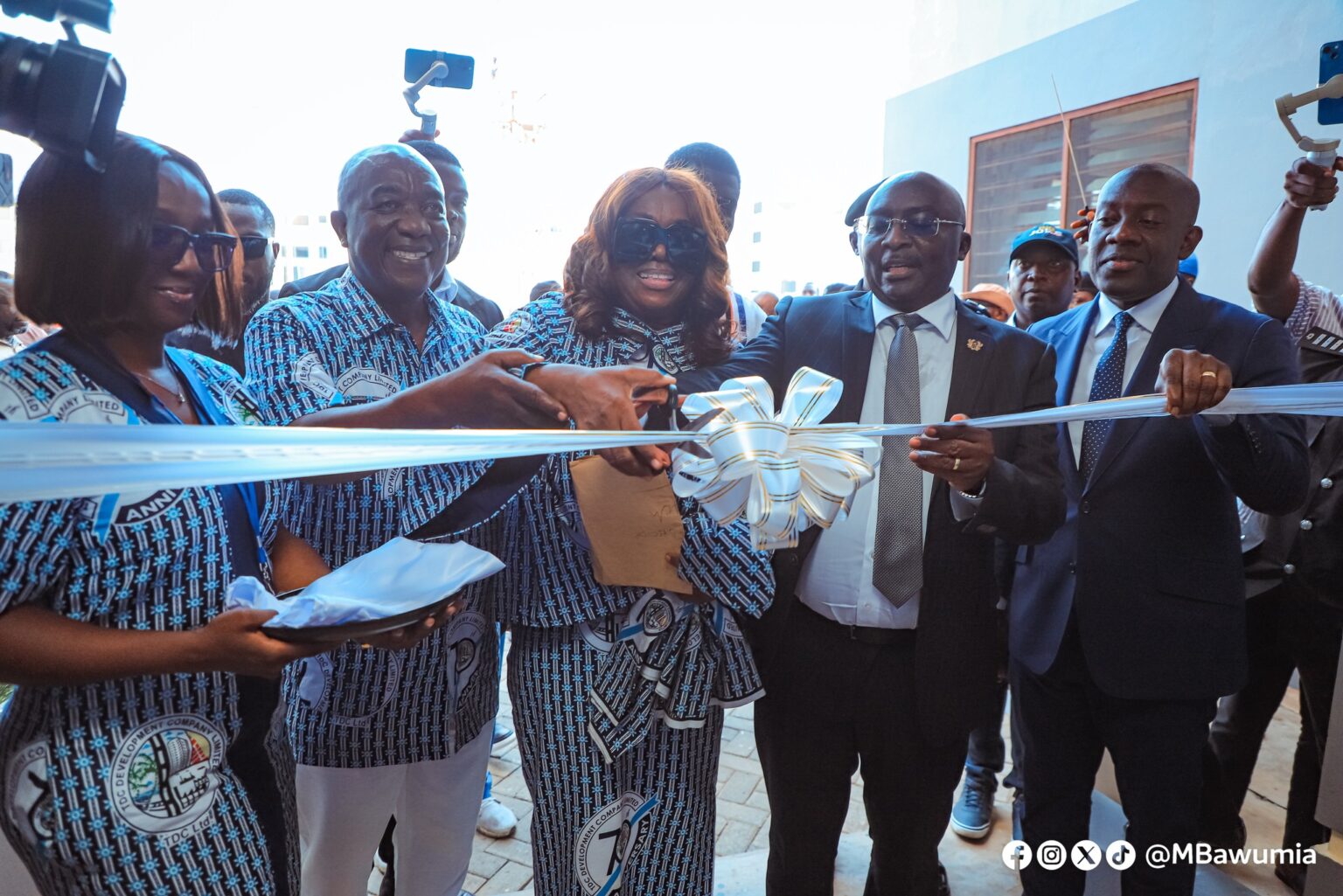 Bawumia commissions 1,072 Kpone affordable housing units, breaks ground ...