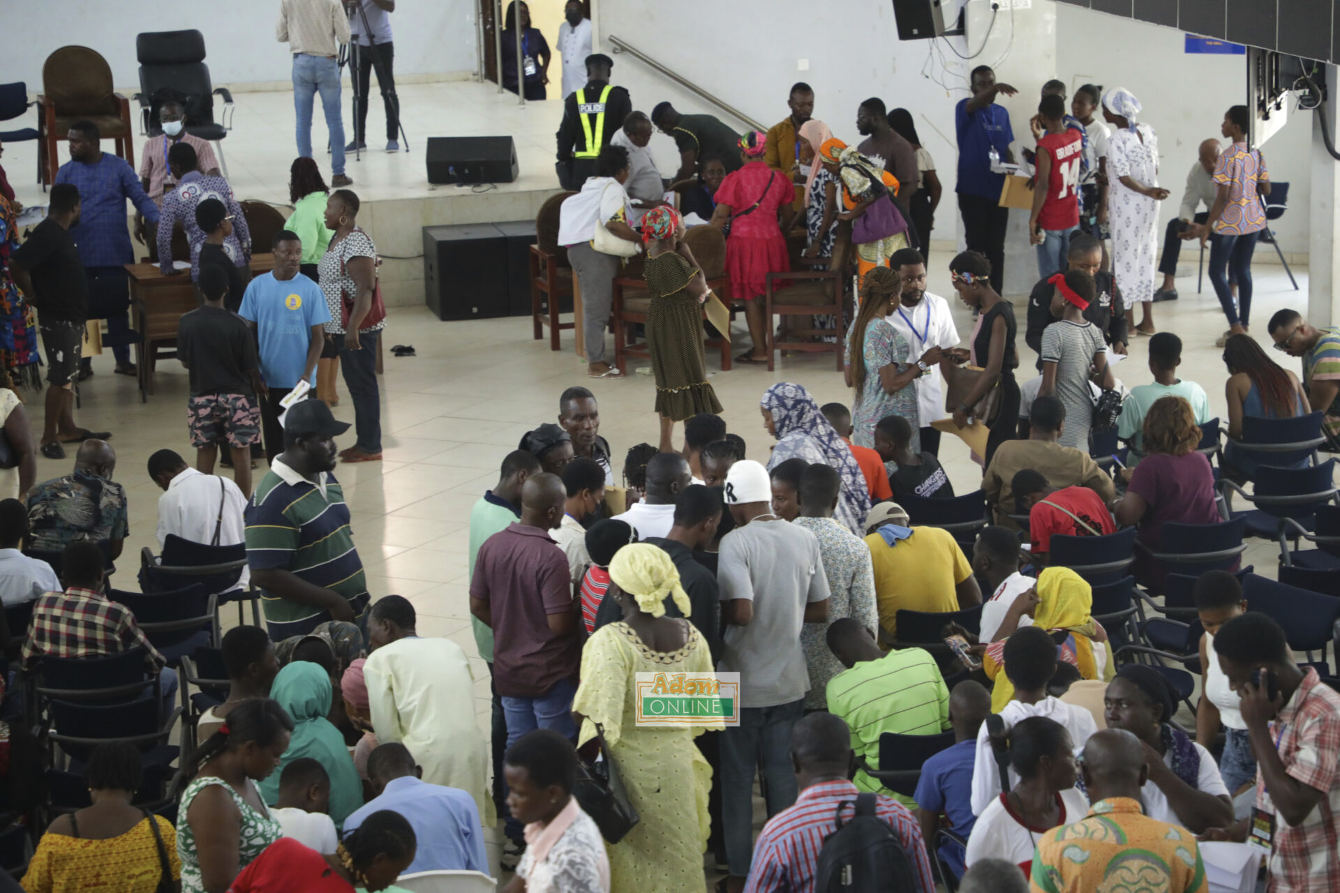 Parents, wards storm GNAT Hall for self-placement [Photos] - Adomonline.com