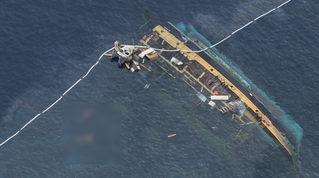 25 killed as boat capsizes off Comoros islands