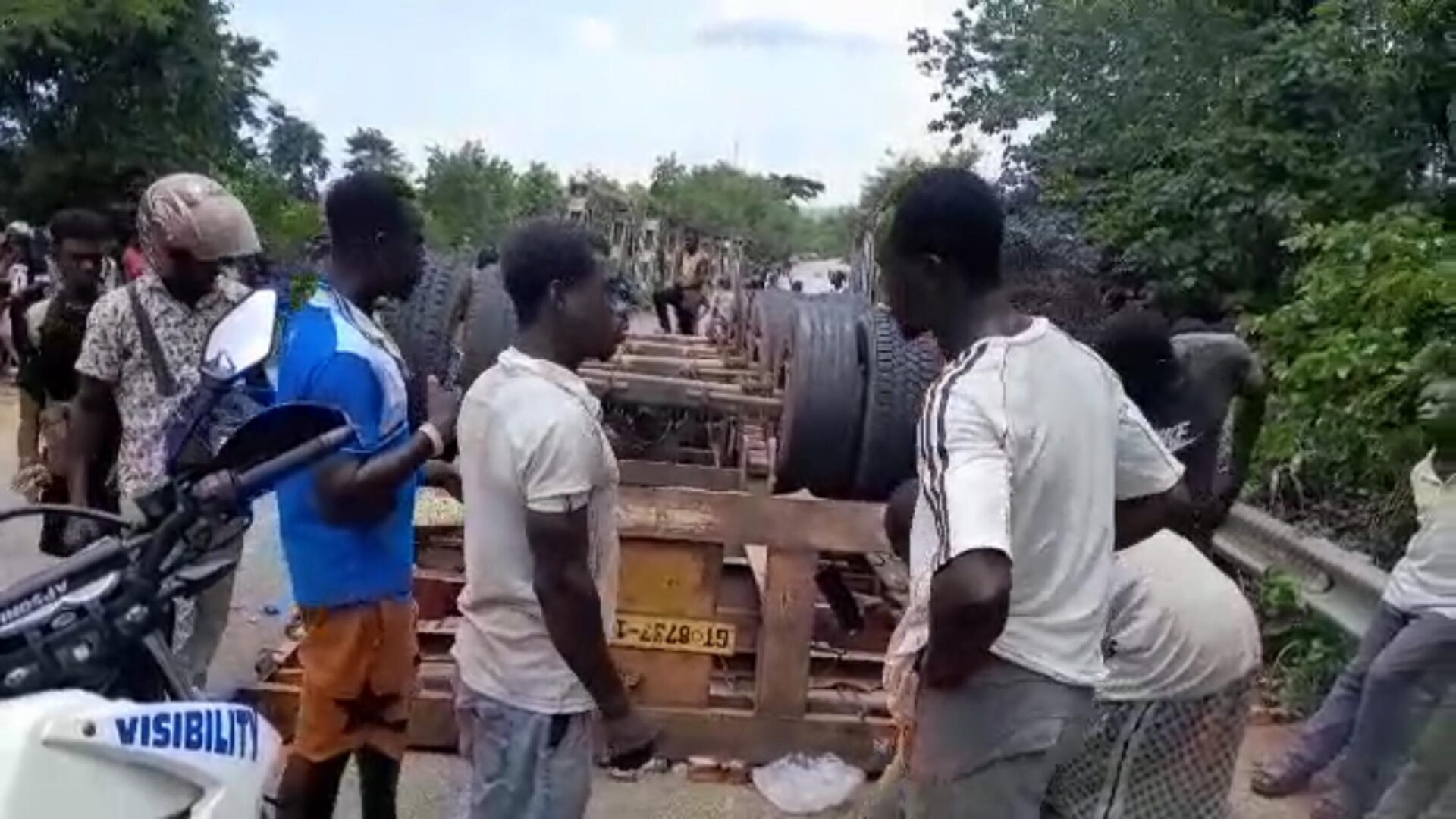 Trailer carrying assorted drinks crashes on Asukawkaw Bridge