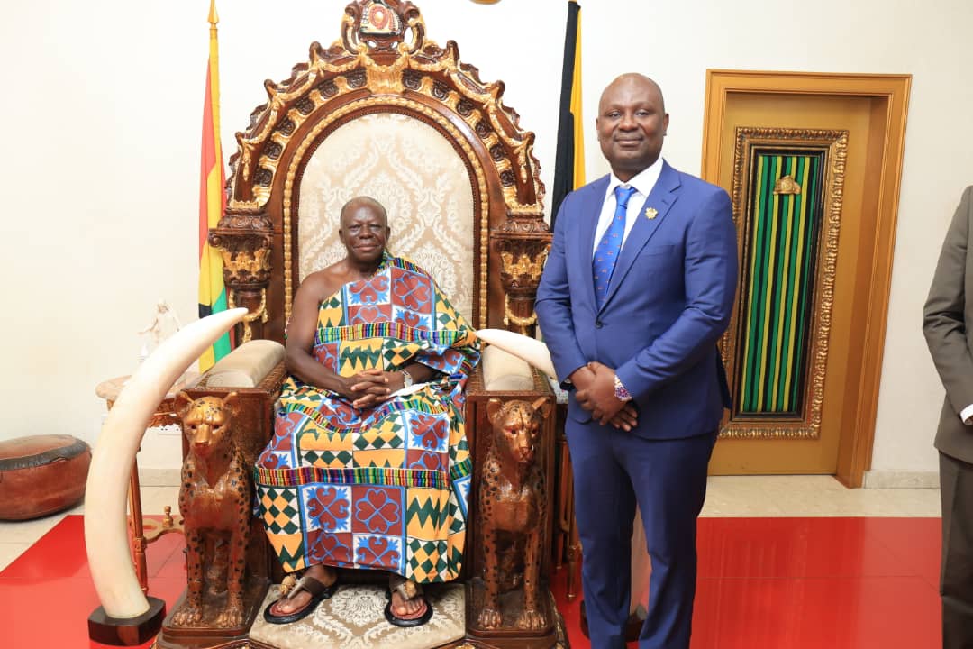 New KATH Board and CEO pay courtesy call on the Asantehene - Adomonline.com