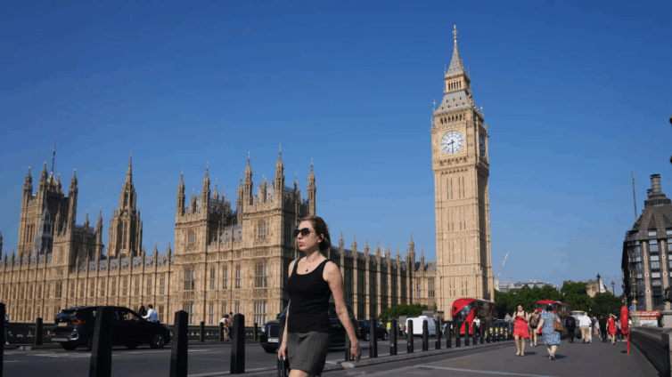 Temperatures pass 32C as first UK area enters heatwave - Adomonline.com