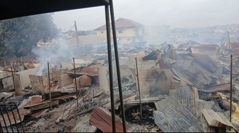 Fire destroys over 100 shops at Suame Post Office market - Adomonline.com