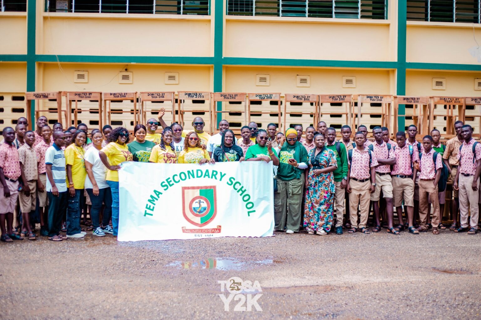 TOSA Y2K Alumni donates 105 mono desks to Tema Secondary School ...
