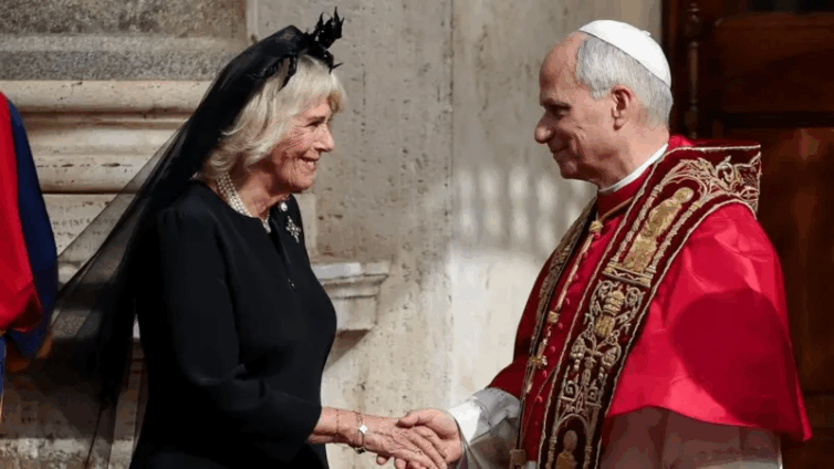 King and Pope make history by praying side by side - Adomonline.com